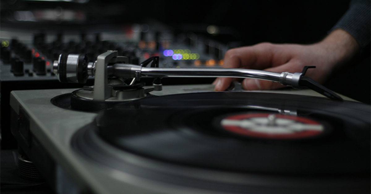 DJ-Set & Synth-Performance als Live-Stream einrichten (Noch nicht fertig)